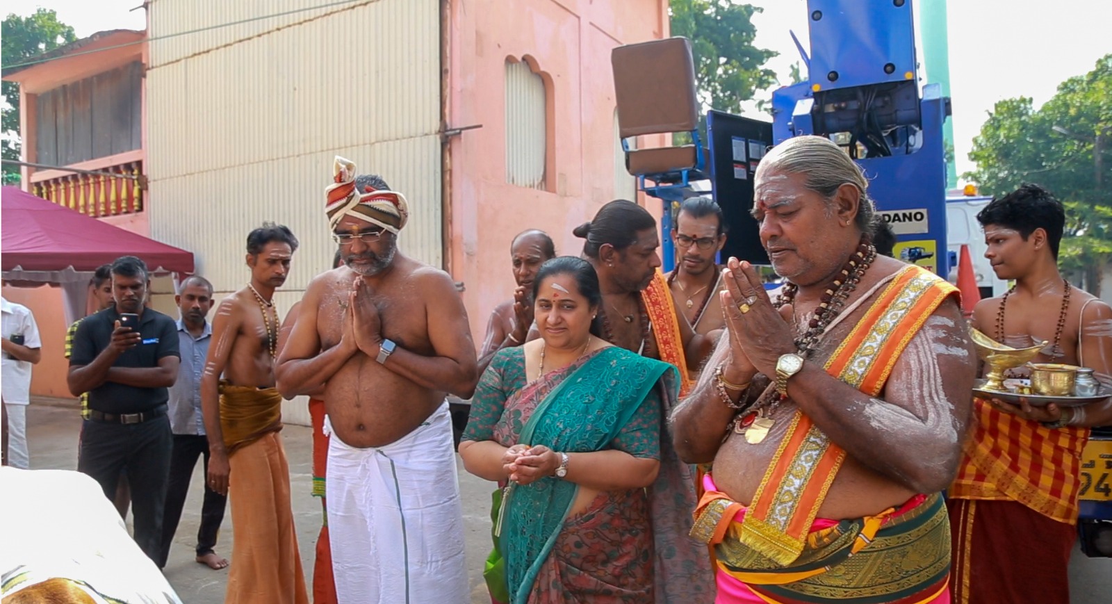 COW DONATION (Godhana) TO CAPTAIN GARDEN TEMPLE - Marlbo Trading Company
